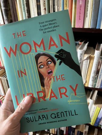 Boken The woman in the Library från English Bookshop | Tofflan – the ...